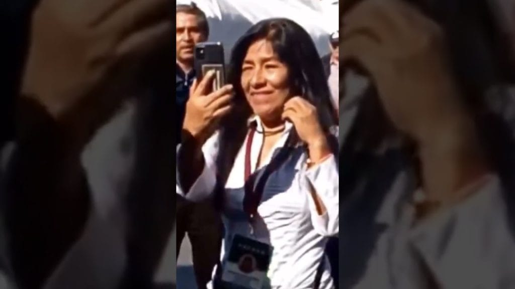 Biografía y Trayectoria de la Periodista Reyna Haydee Ramírez: Una Voz ...